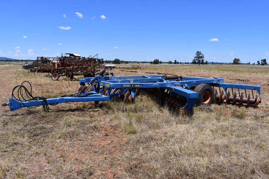Lot 5 - Grizzly Field Boss offset discs | AuctionsPlus