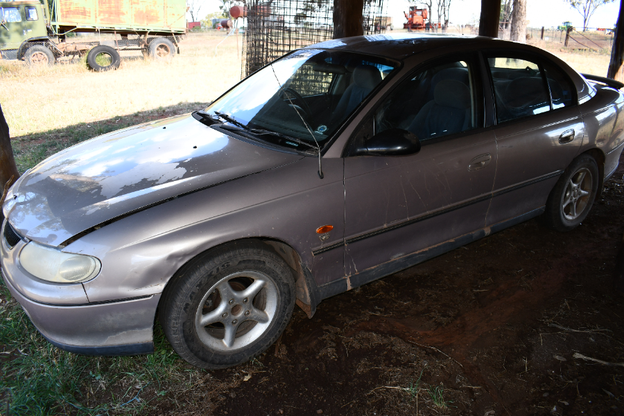 Lot 46 - Holden Commodore VT sedan | AuctionsPlus