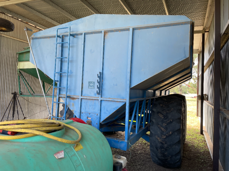 Lot 6 - Finch Chaser Bin | AuctionsPlus