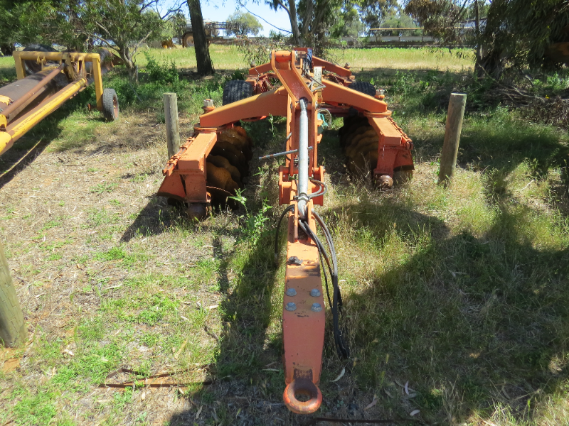 Lot 7 - Jean De Bru 34 plate hydraulic fold disc plough | AuctionsPlus