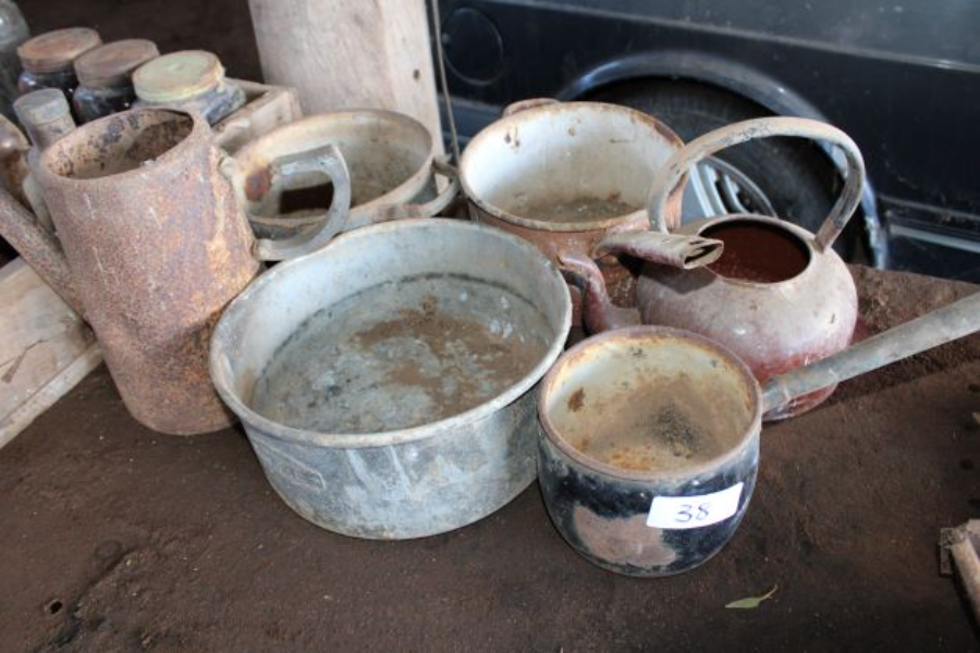 Lot 142 - Variety of Old cookware | AuctionsPlus