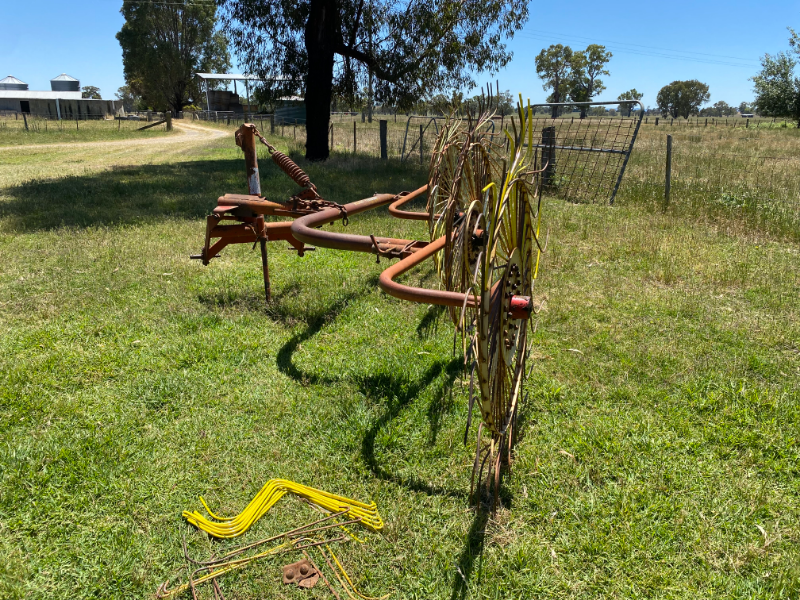 Lot 17 - Massey Ferguson 3PL, 4 wheel Hay Rake. | AuctionsPlus