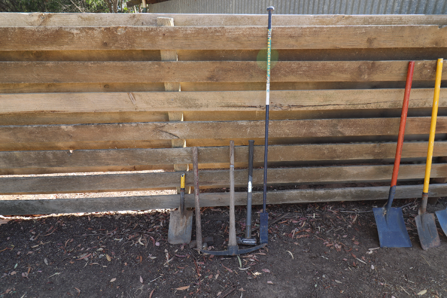 Lot 72 - Pick Axe & Crowbar | AuctionsPlus