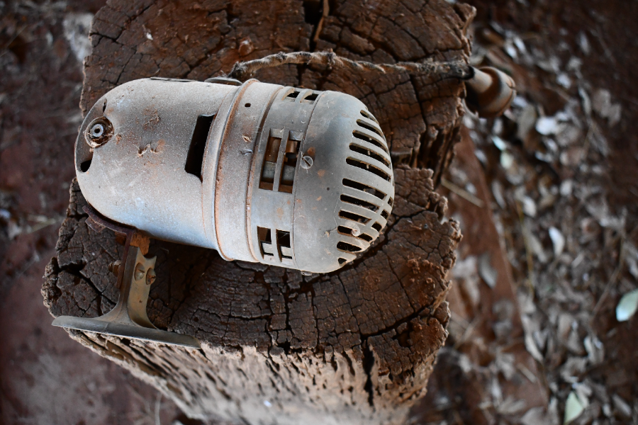 Lot 321 - Antique siren | AuctionsPlus