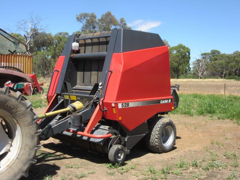 Lot 3 - Round Baler | AuctionsPlus