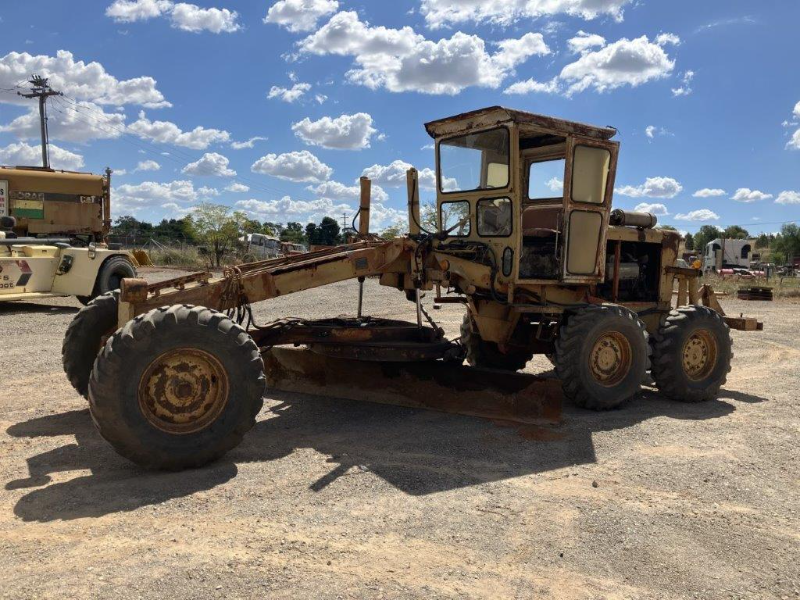 Lot 18 - AVELING BARFORD HT GRADER | AuctionsPlus