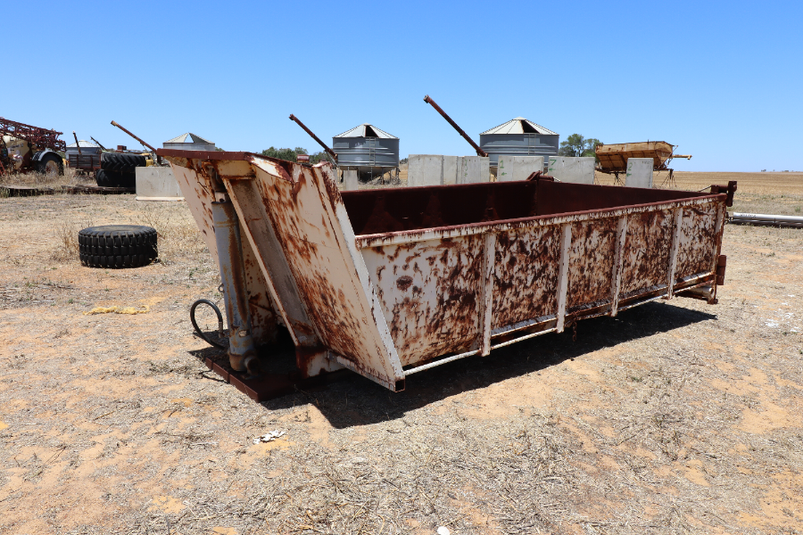 Lot 104 - TRUCK TIPPING, ROCK BODY, CHASSIS MOUNT | AuctionsPlus