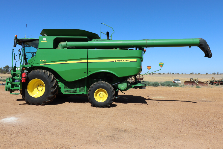 Lot 136 - JOHN DEERE S660 HARVESTER | AuctionsPlus