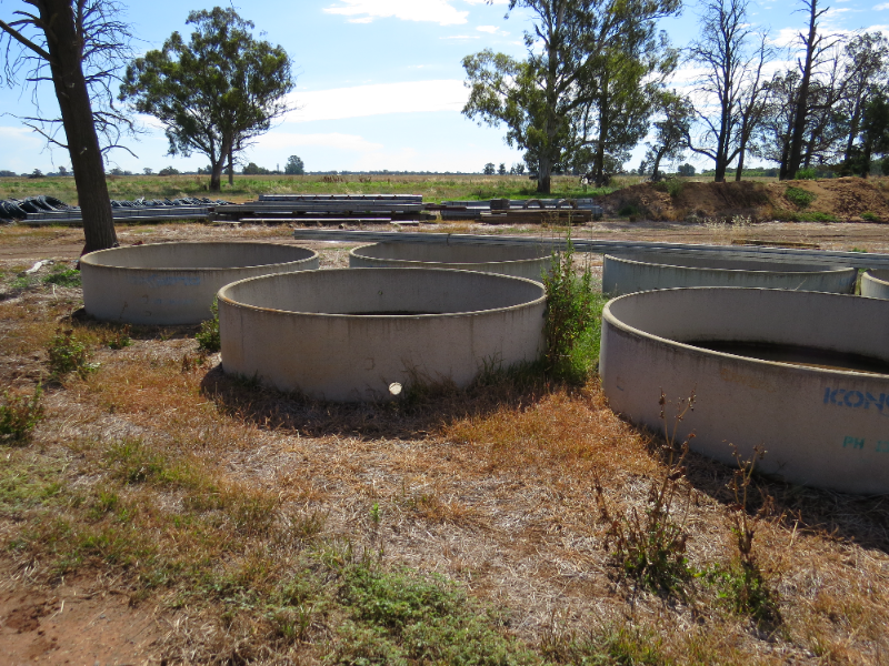 Lot 125 - 14x 3000 x 570mm Icon Septech round troughs | AuctionsPlus