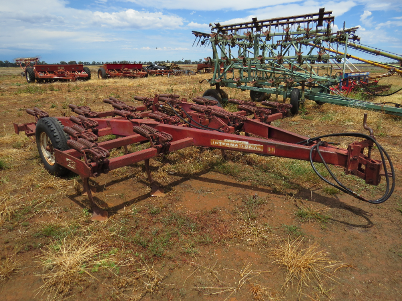 Lot 37 - McCormick International 211 scarifier | AuctionsPlus