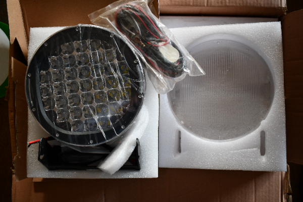 Lot 83 - 4x new 9 inch LED driving lights | AuctionsPlus