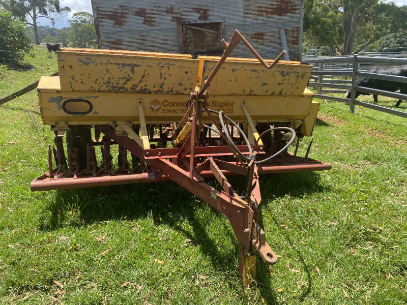Lot 26 - Connor Shea Napier planter | AuctionsPlus