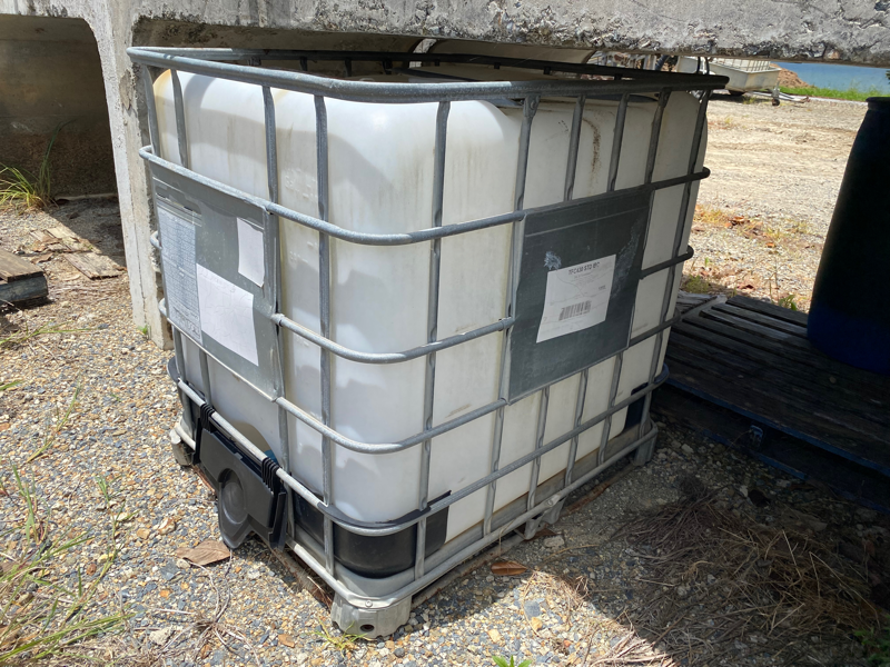 Lot 93 - 2 x 1,000L IBC shuttle/tank/containers (no reserve) | AuctionsPlus