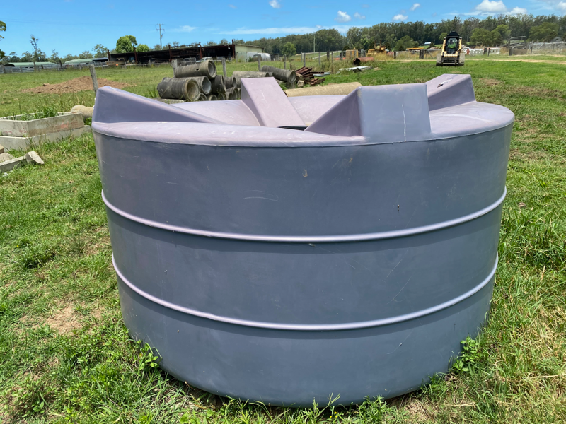 Lot 92 - Polyworld water tank (no reserve) | AuctionsPlus