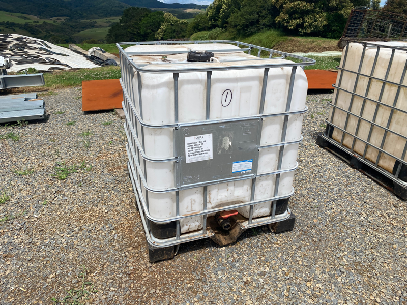 Lot 94 - 1,000L IBC shuttle/tank/container | AuctionsPlus