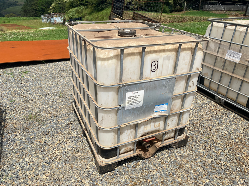 Lot 96 - 1,000L IBC shuttle/tank/container | AuctionsPlus