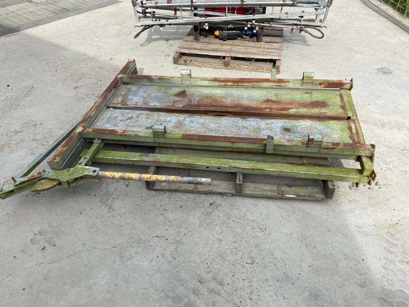 Lot 82 - Head bale | AuctionsPlus