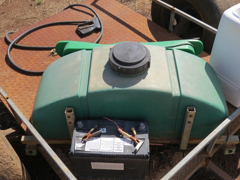 Lot 126 - 50 litre spot spray unit with 12-volt pump | AuctionsPlus