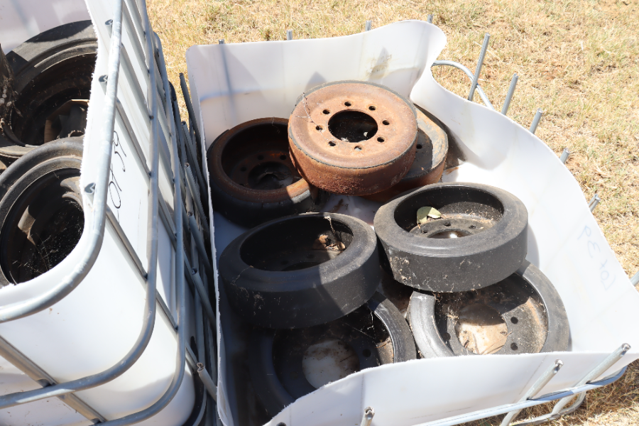 Lot 39 - Qty John Deere Track Rollers | AuctionsPlus