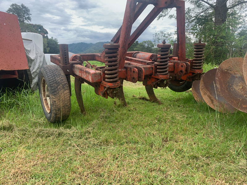 Lot 182 - 3PL 3 tyne ripper | AuctionsPlus