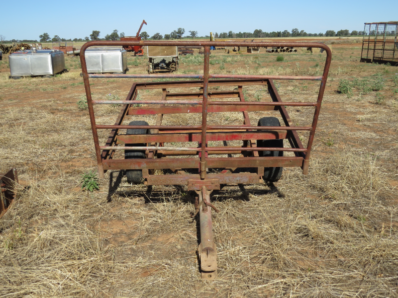 Lot 115 - Small tipping farm trailer | AuctionsPlus