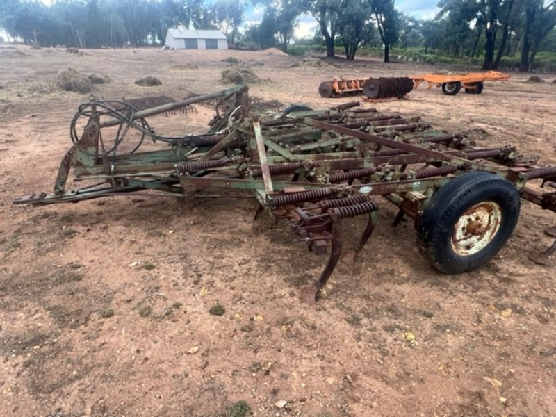 Lot 98 - 25 Tyne John Shearer Scarifier | AuctionsPlus
