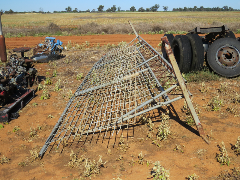 Lot 138 - 6 metre backing gate and spare sheet of mesh. | AuctionsPlus