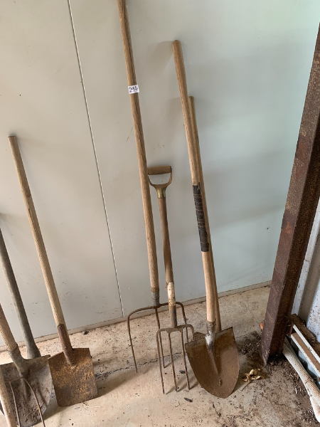 Lot 294 - HAND TOOL BUNDLE | AuctionsPlus