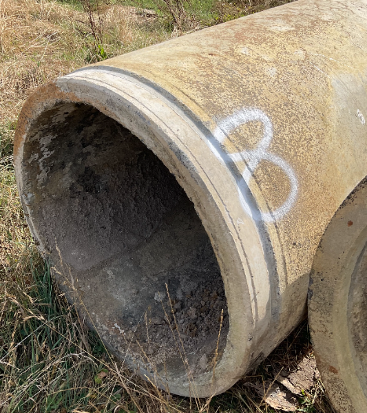 Lot 41 - Concrete collared pipe | AuctionsPlus