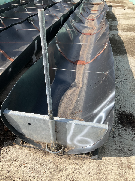 Lot 59 - Pad feeder trough | AuctionsPlus