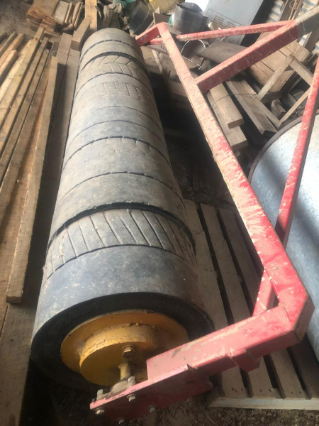 Lot 2 - Bison 2.8m Roller | AuctionsPlus