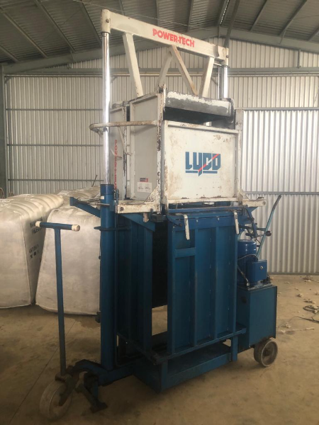 Lot 7 - Lyco Powertech Wool Press | AuctionsPlus
