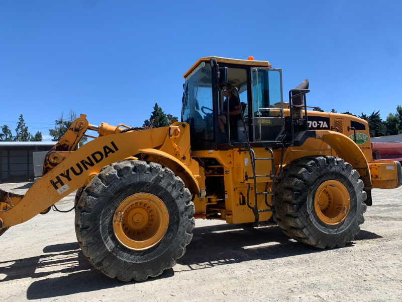 Lot 36 - 2007 HYUNDAI 770-7A WHEEL LOADER | AuctionsPlus