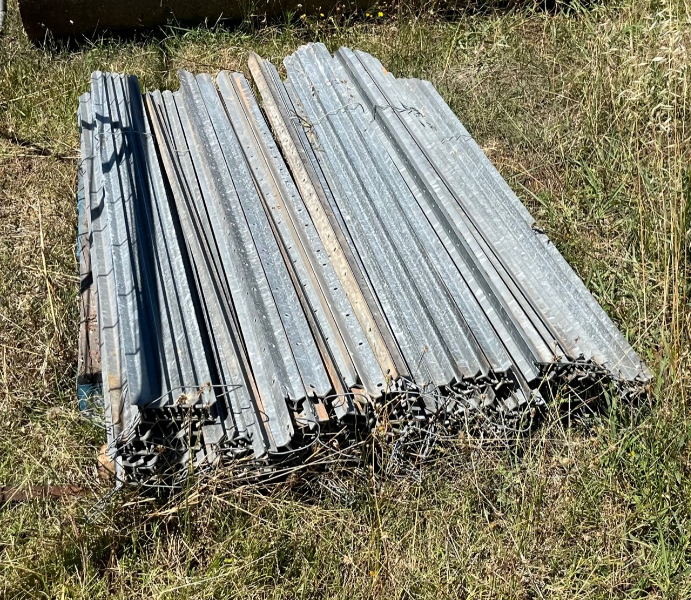 Lot 153 - Gal Steel Posts | AuctionsPlus