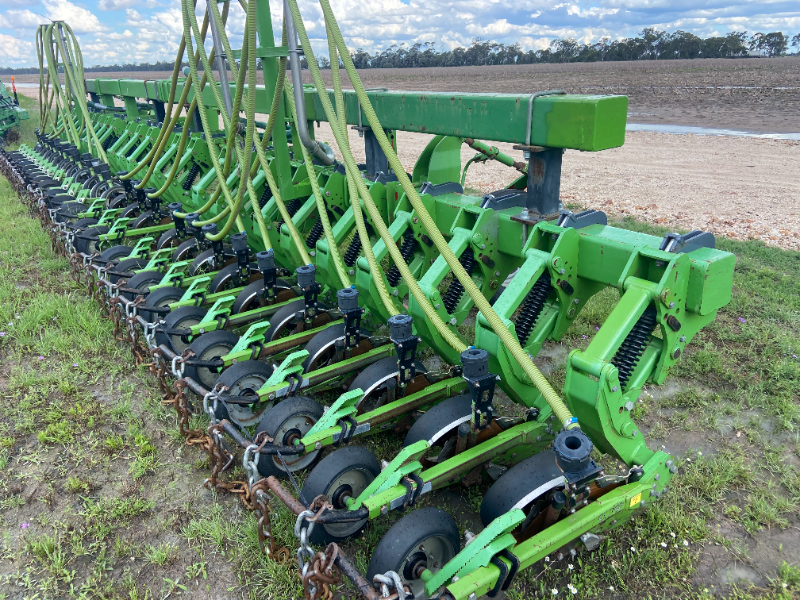 Lot 110 - 12M Boss Single Disc Planter | AuctionsPlus
