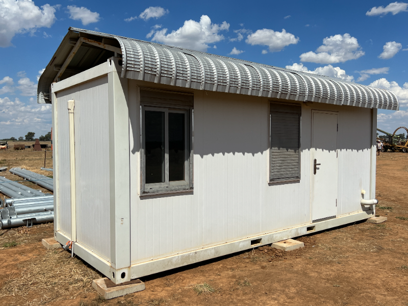 Lot 16 - 6000x2400x2600mm Demountable building | AuctionsPlus