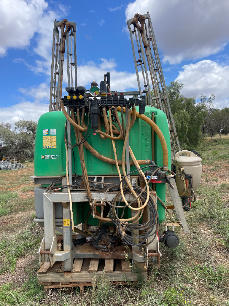 Lot 10 - Sprayrite | AuctionsPlus