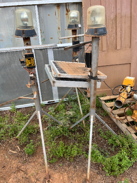 Lot 108 - Duck Off Lights With Solar Panels & Scare Guns | AuctionsPlus