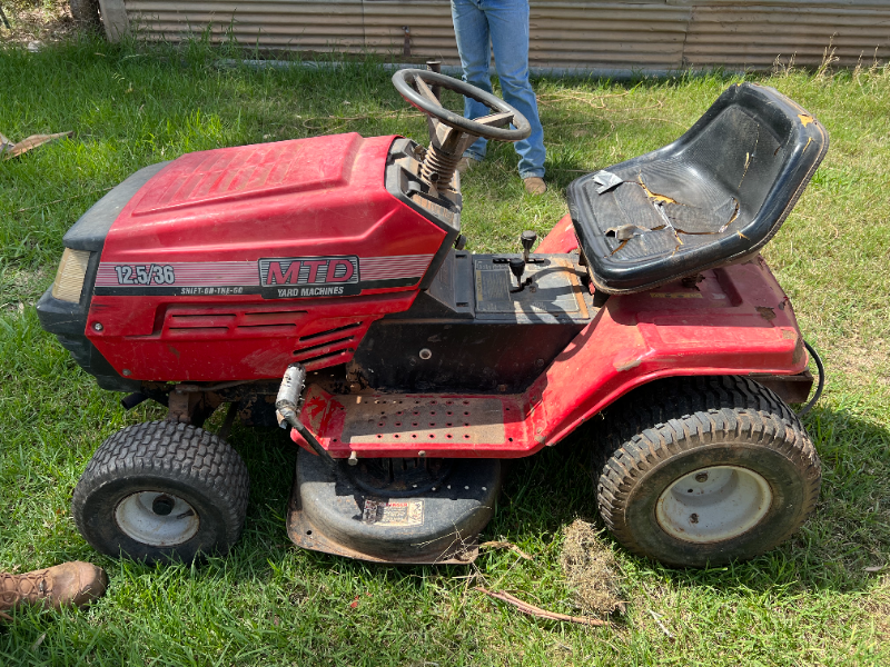 Lot 114 - MTD Yard machine mower | AuctionsPlus