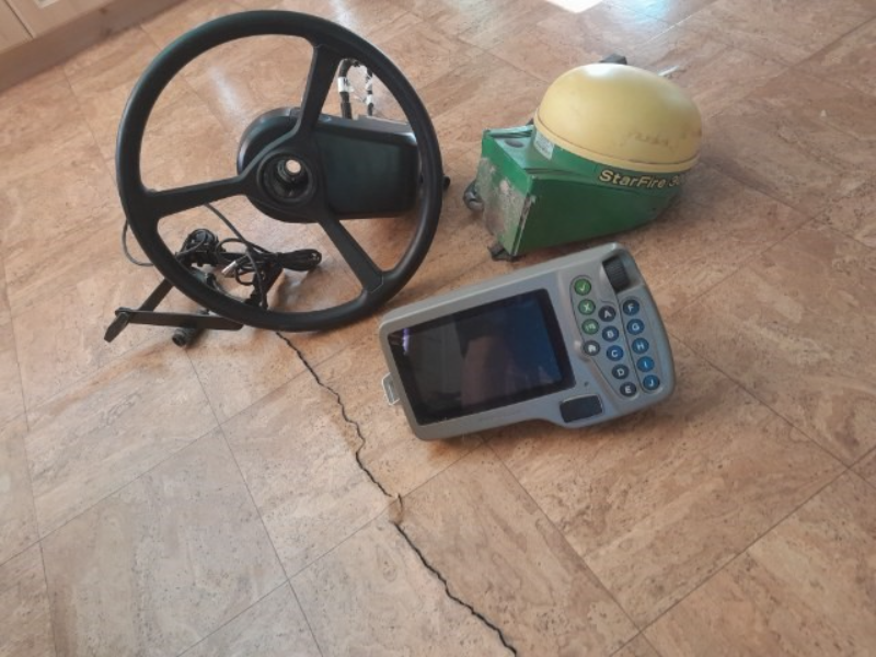 Lot 116 - John Deere Greenstar receiver | AuctionsPlus