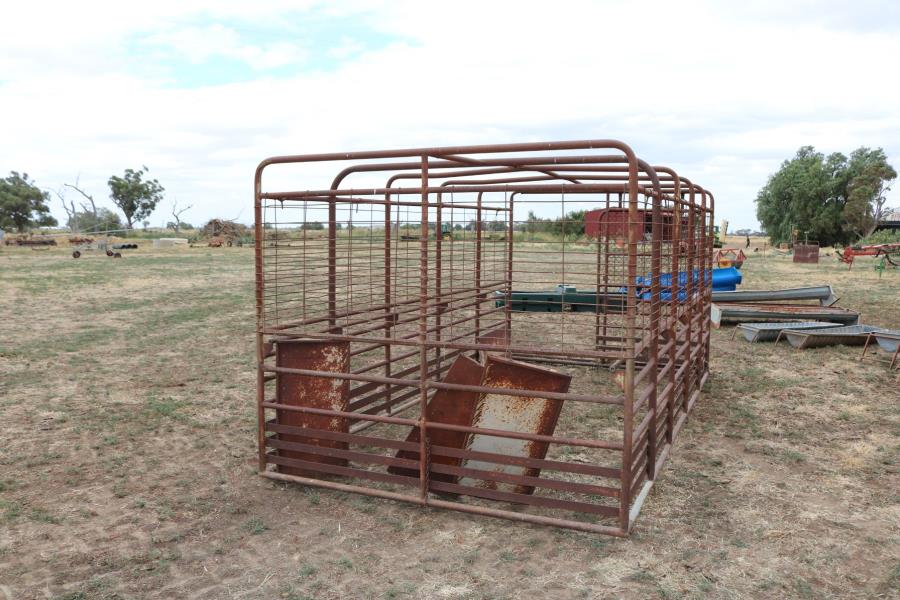 Lot 18 - STEEL STOCK CRATE | AuctionsPlus