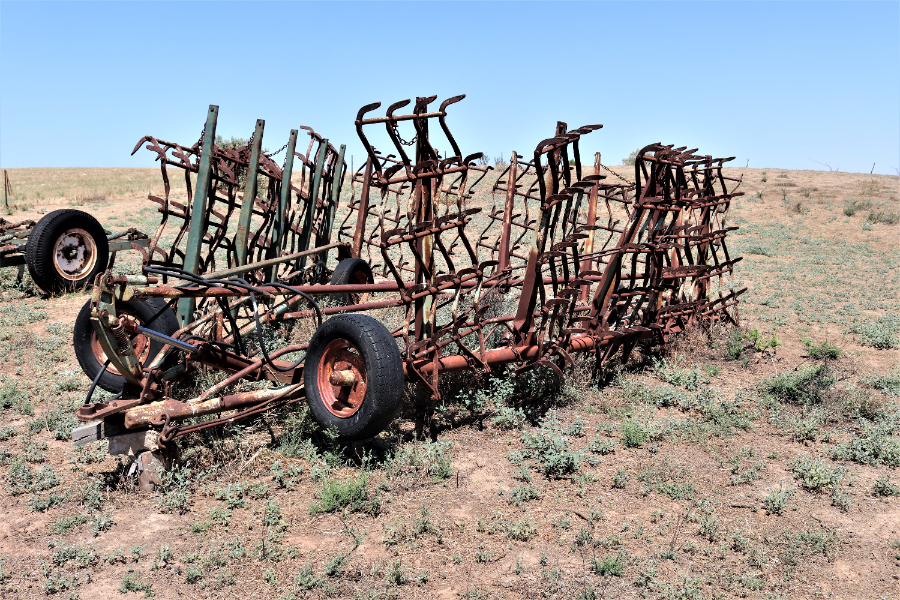 Lot 16 - John Shearer folding harrows. | AuctionsPlus