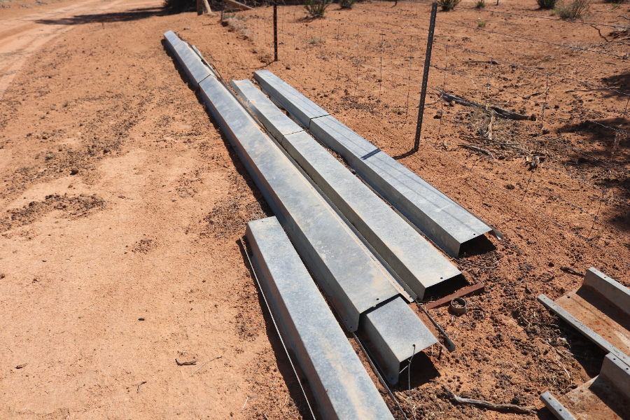 Lot 69 - Sheep feeding galvanised troughs. | AuctionsPlus