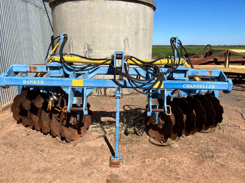 Lot 19 - Grizzly 6 a side disc banker | AuctionsPlus