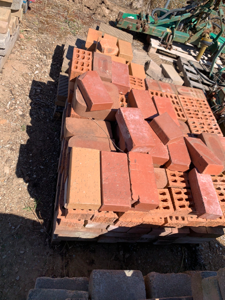 Lot 58 - QTY ASSORTED BRICKS AND PAVERS | AuctionsPlus