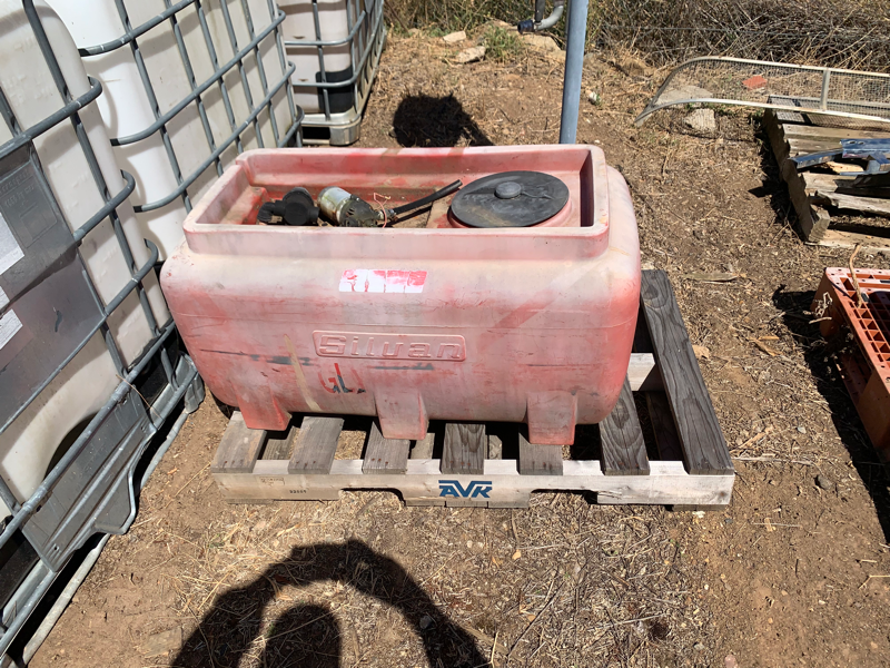 Lot 48 - SILVAN TANK | AuctionsPlus
