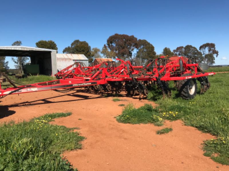 Lot 2 - 2013 Horwood Bagshaw PSS Scaribar With Cart | AuctionsPlus