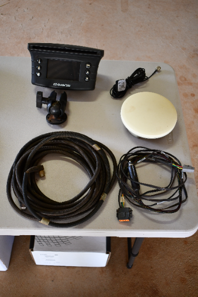 Lot 93 - Trimble EZ-Guide 250 GPS unit | AuctionsPlus