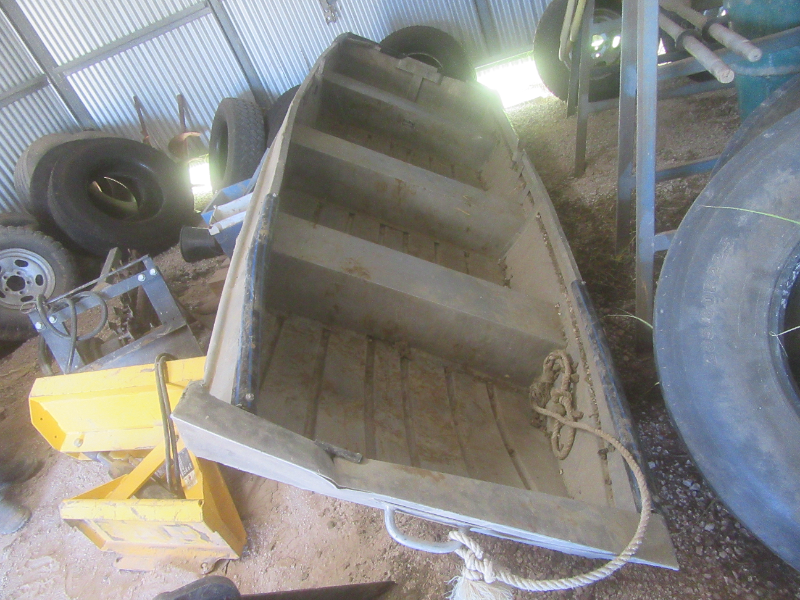 Lot 79 - SAVAGE ALUMINIUM BOAT + MERCURY BOAT MOTOR 6HP | AuctionsPlus