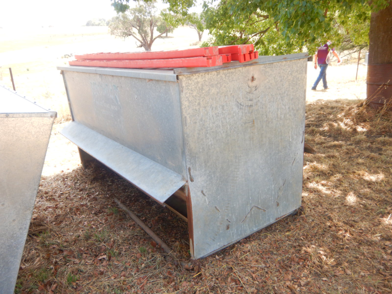 Lot 14 - Bromar lick feeders | AuctionsPlus